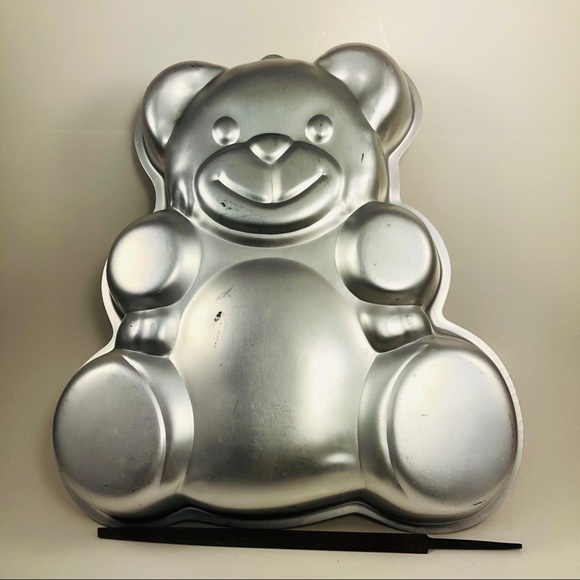 Wilton | Kitchen | Wilton Huggable Bear Cake Pan Instruction Book ...